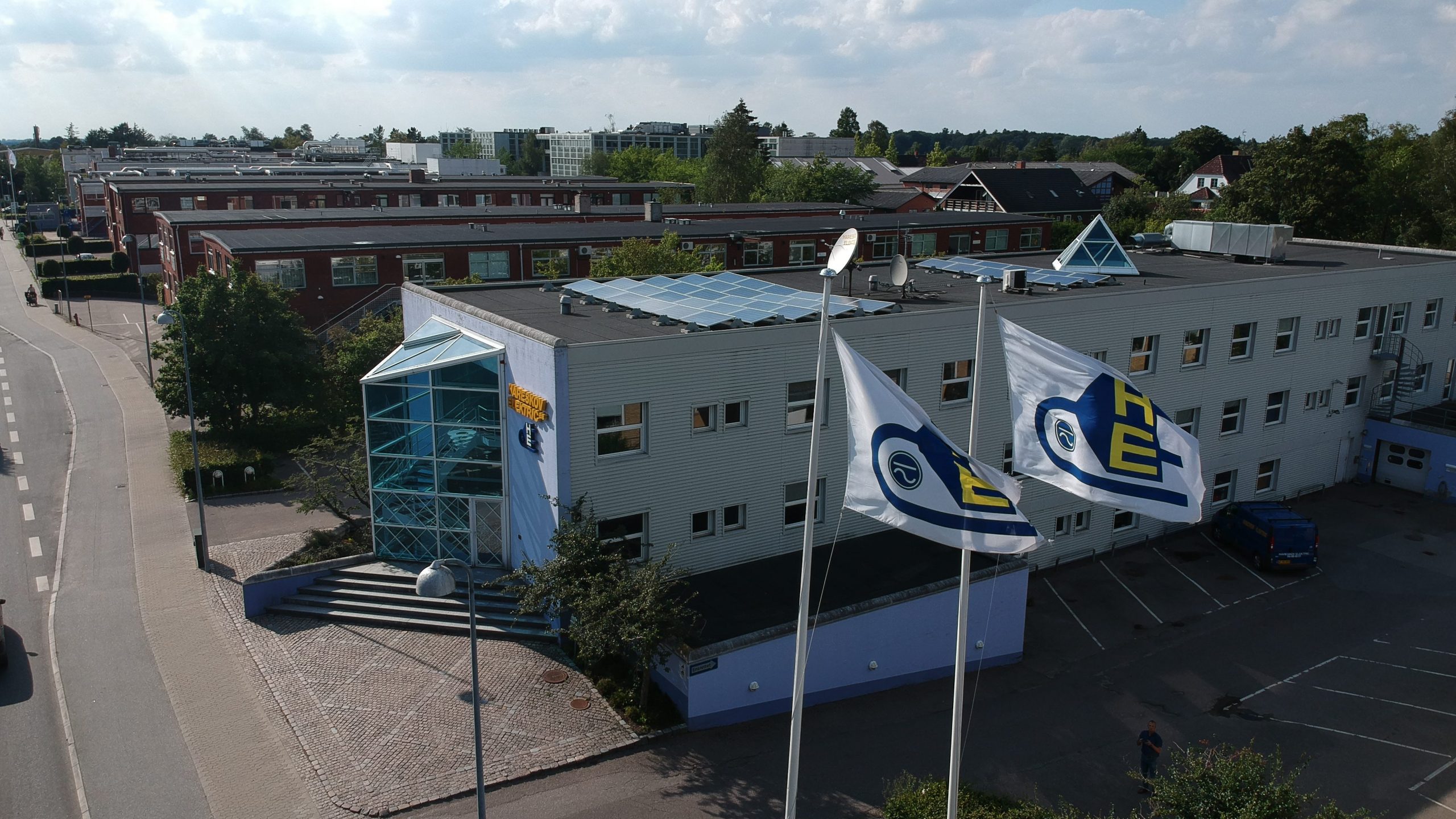 Hareskov Elektric A/S | Ikke helt i skoven.